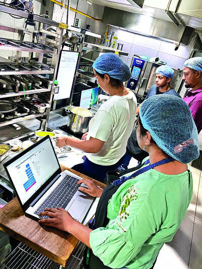 AI enters hi-tech kitchens: Is it time for cobotic chefs? - Times of India