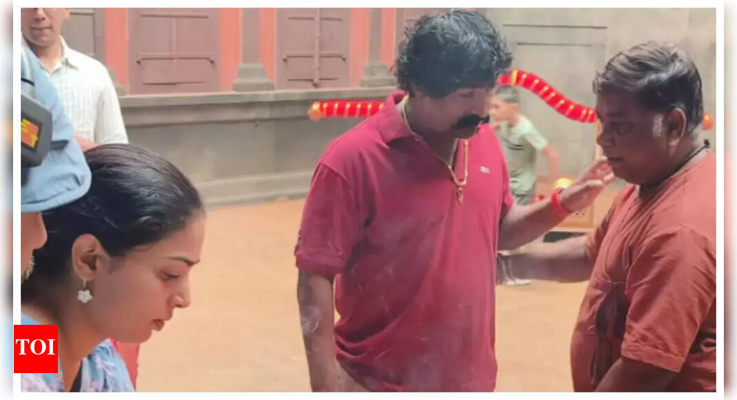 'Phulwanti': Snehal Tarde kick starts shooting for her debut directorial; deets inside | Marathi ...