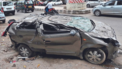 Delhi Barapullah Flyover: 'No barriers' on half-built bridge, man falls ...