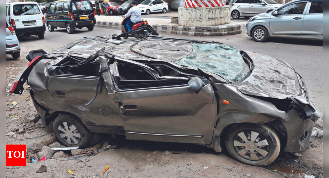 Delhi Barapullah Flyover: 'No barriers' on half-built bridge, man falls ...