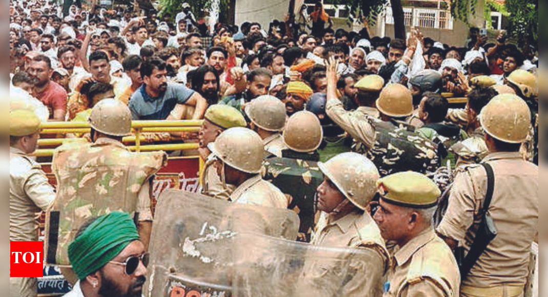 Net shut, police deployed in Saharanpur over yatra row | Meerut News ...
