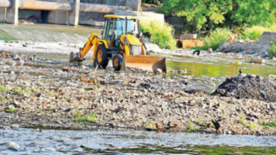 New PMC helpline to tackle shoddy pre-monsoon works | Pune News - Times ...