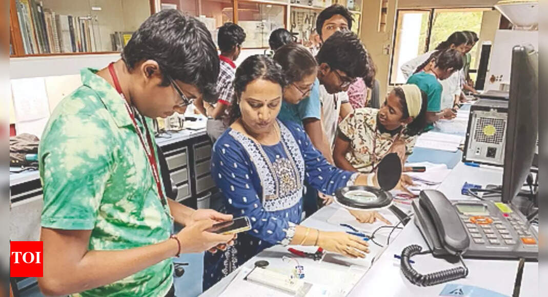 Rri: 25 Schoolkids Get Month-long Electronics Training At Rri ...