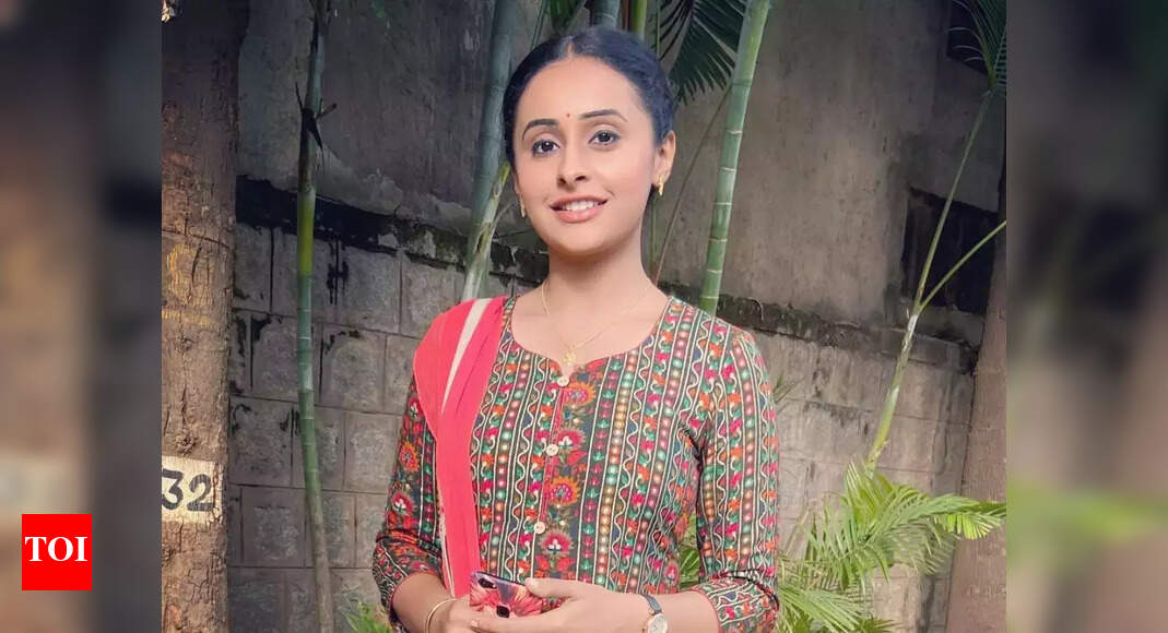 Sanjana Burli shares a BTS video of her shoot in 'Puttakkana Makkalu ...