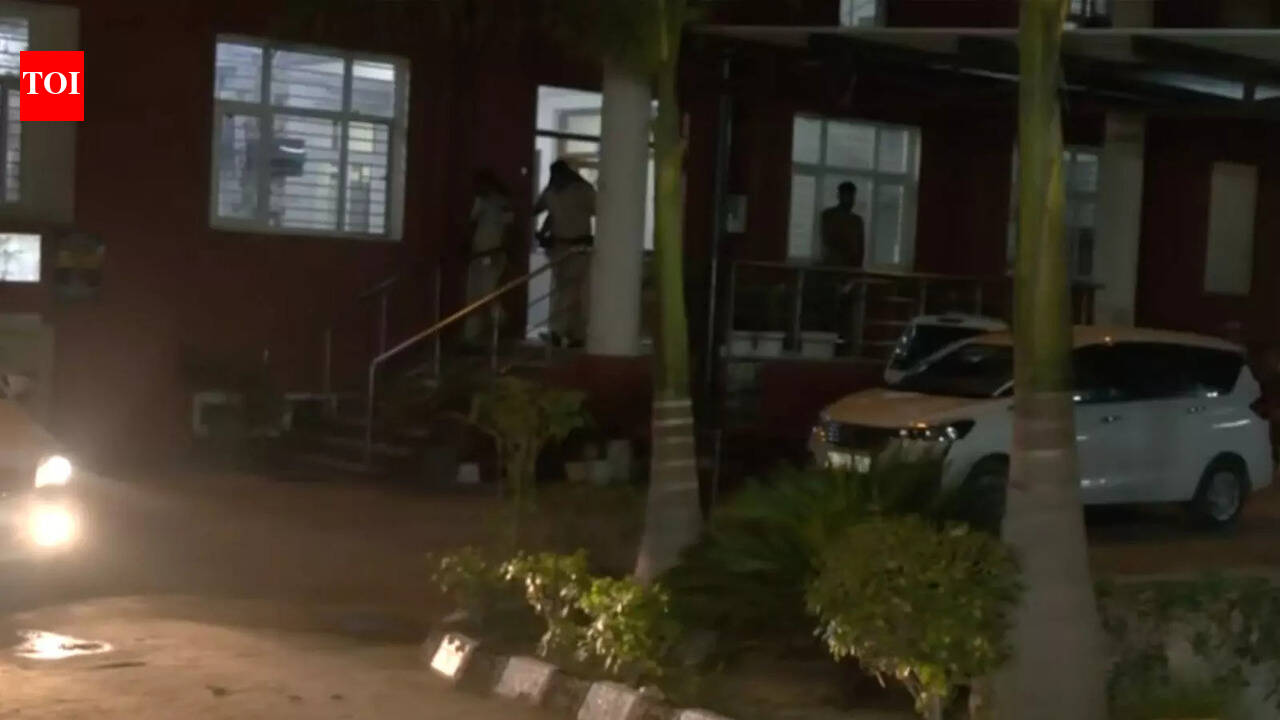 Shahbad murder case: DCP Ravi leaves Bawana Police Station after ...