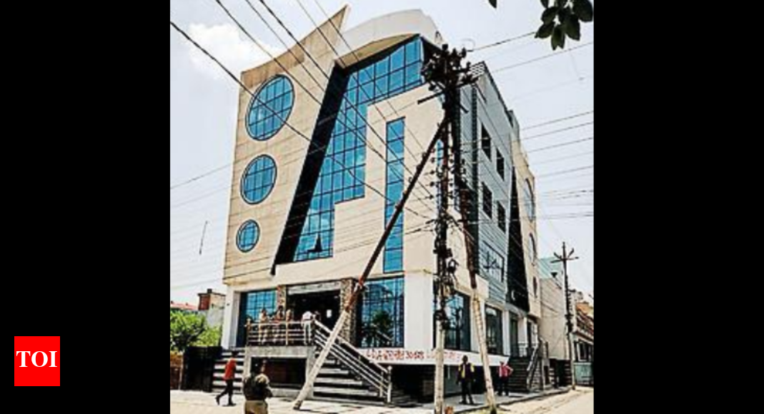 Shardanagar: Atiq aide's building sealed in Shardanagar | Lucknow News ...