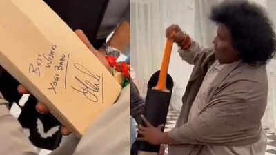 MS Dhoni gifts a signed cricket bat to Yogi Babu | Tamil Movie News - Times of India
