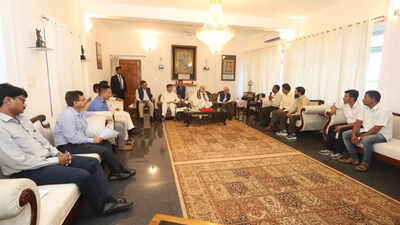 Manipur: Amit Shah visits Moreh on Myanmar border; hold security review meeting, meets Kuki ...