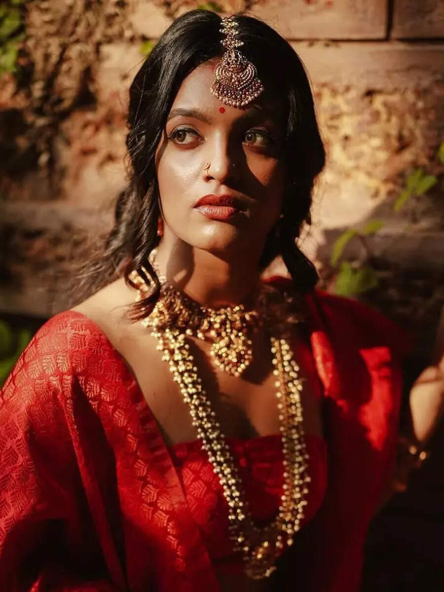 Amrutha Saju stuns in her Nandini avatar from Poonniyin Selvan 2 ...