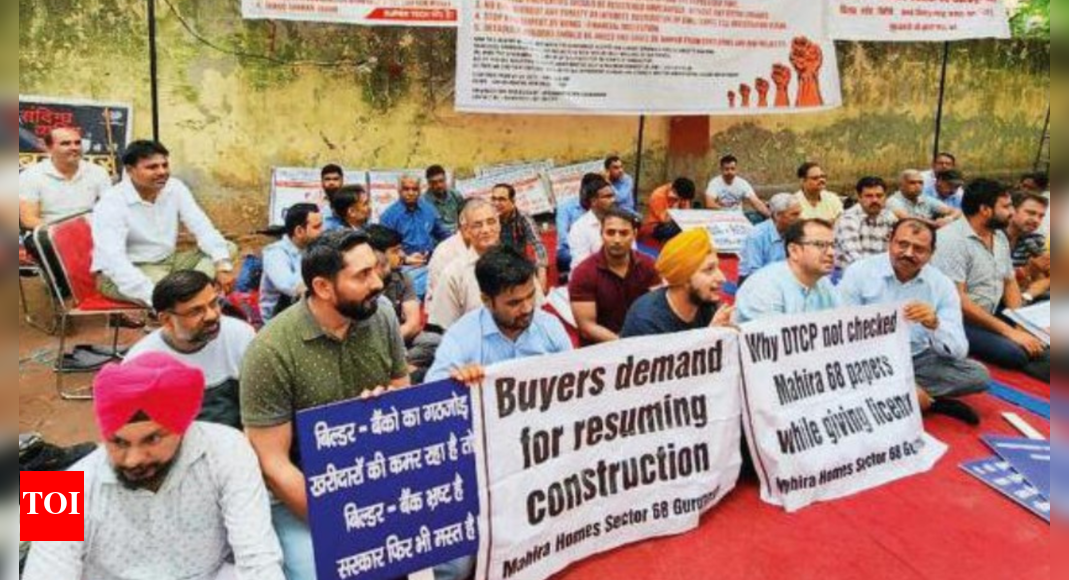 Flat Handover Delayed By A Yr; Buyers Protest At Jantar Mantar ...