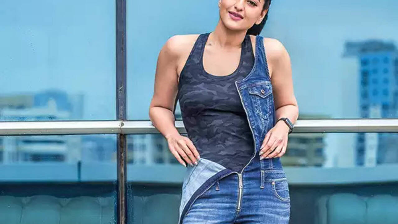 From Flab To Fab: Birthday Girl Sonakshi Sinha's Weight Loss Journey ...