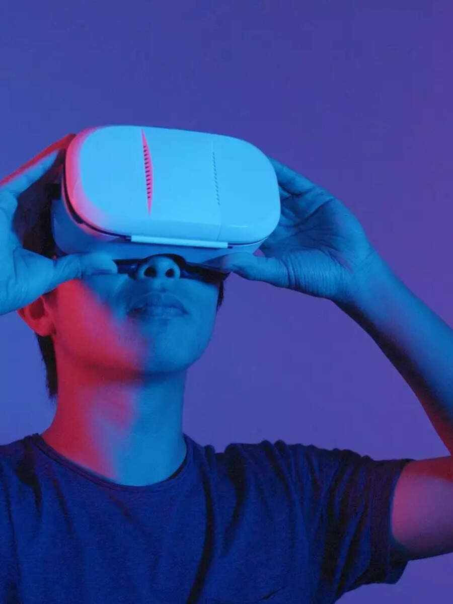 10 movies with immersive visual effects to watch using VR headsets ...