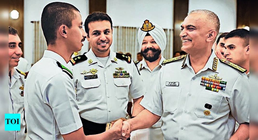 Navy Chief Interacts With Naval Cadets From Saudi Arabia | Kochi News ...