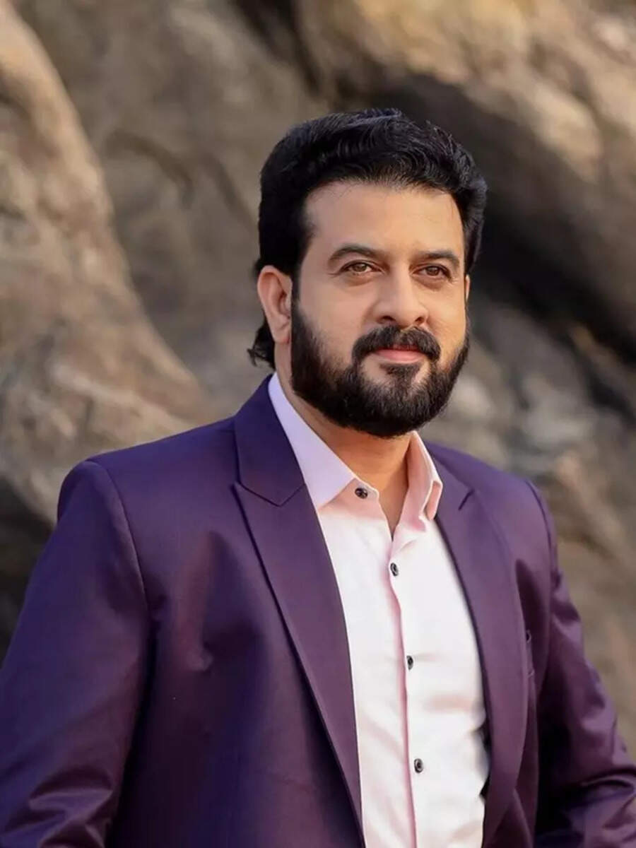 Handsome looks of Sajan Surya | Times of India