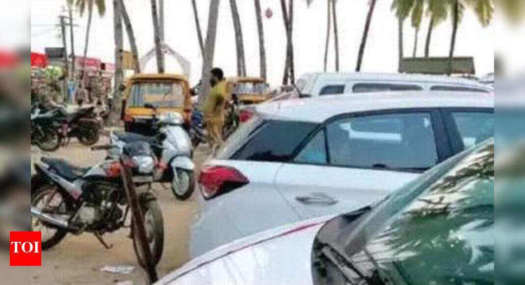 Pvt parking zones in popular tourist spots rip off visitors | Goa News ...