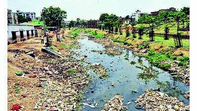 Harmu River Only A Drain In City Now, Water Turns Black | Ranchi News ...