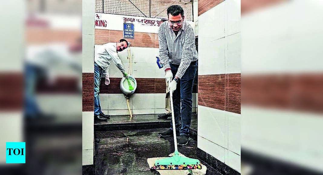 Mayor Cleans Toilets, Starts Sanitation Drive | Chandigarh News - Times ...