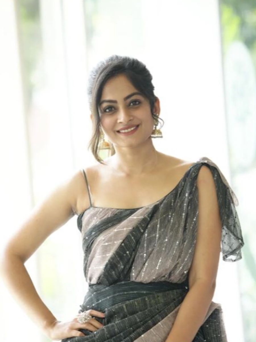 Ninne Pilladtha actress Sree Priya looks chic in these trendy outfits ...