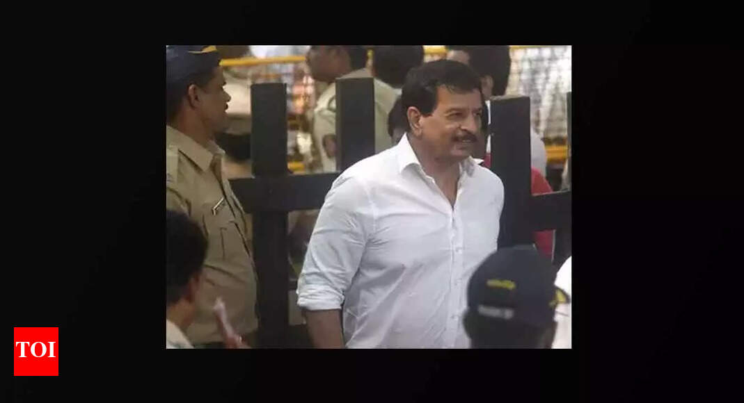 Pradeep Sharma: Antilia bomb case: Mumbai ex-cop Pradeep Sharma granted 3 weeks interim bail by ...
