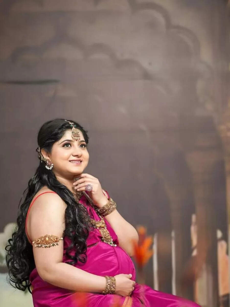 Radhika Rao's glowing in these baby bump photos | Times of India