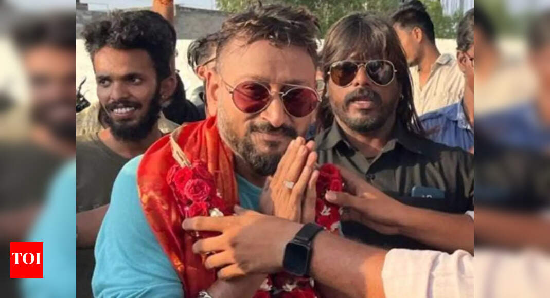 'Adipurush' music director Atul of Ajay-Atul finally reaches Tirupati ...