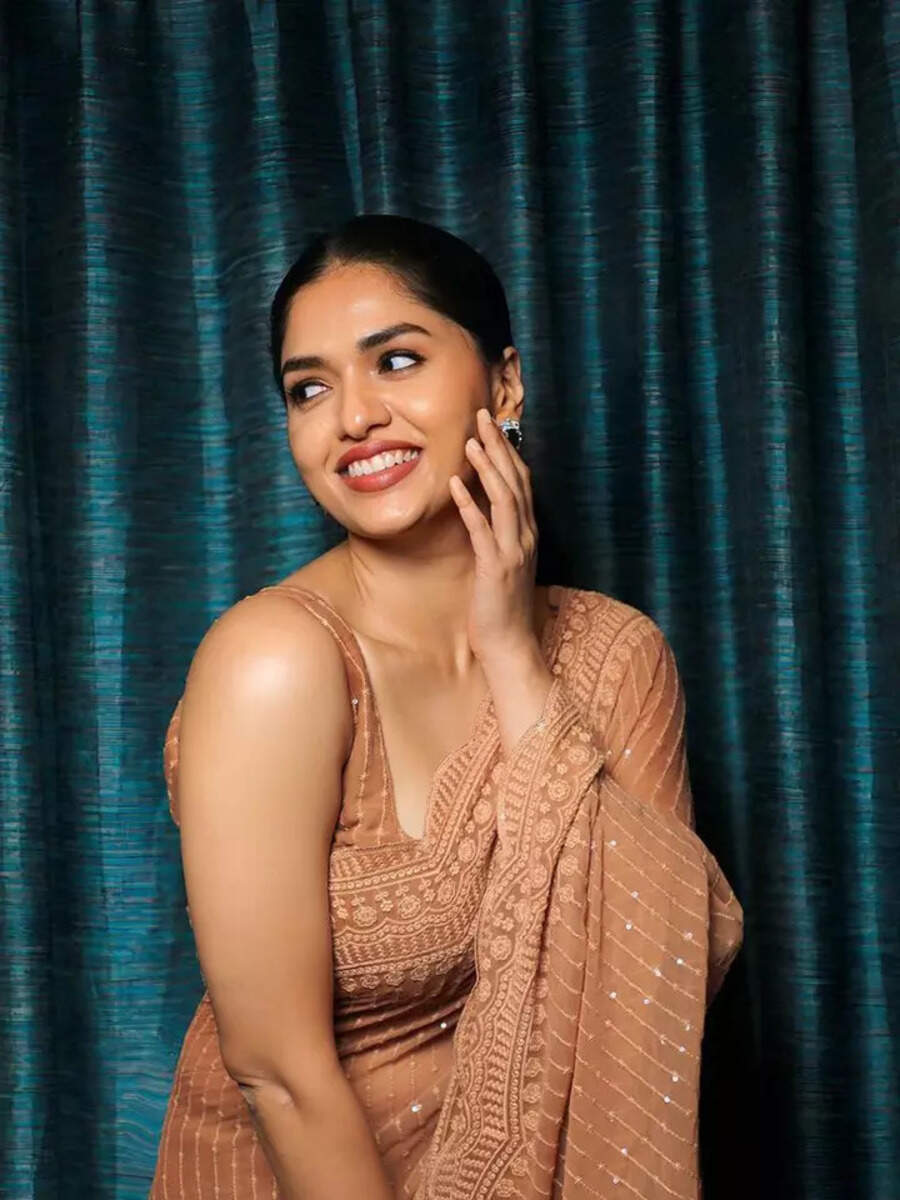 Sunainaa exudes desi girl vibes in ethnic avatar | TOIPhotogallery