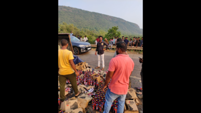 Andhra Pradesh: Van with beer bottles overturns on NH-16 ...