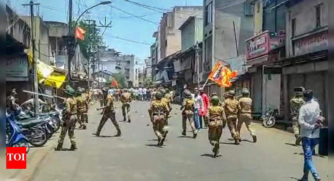 Kolhapur Curfew: Maharashtra police use force to disperse crowd ...
