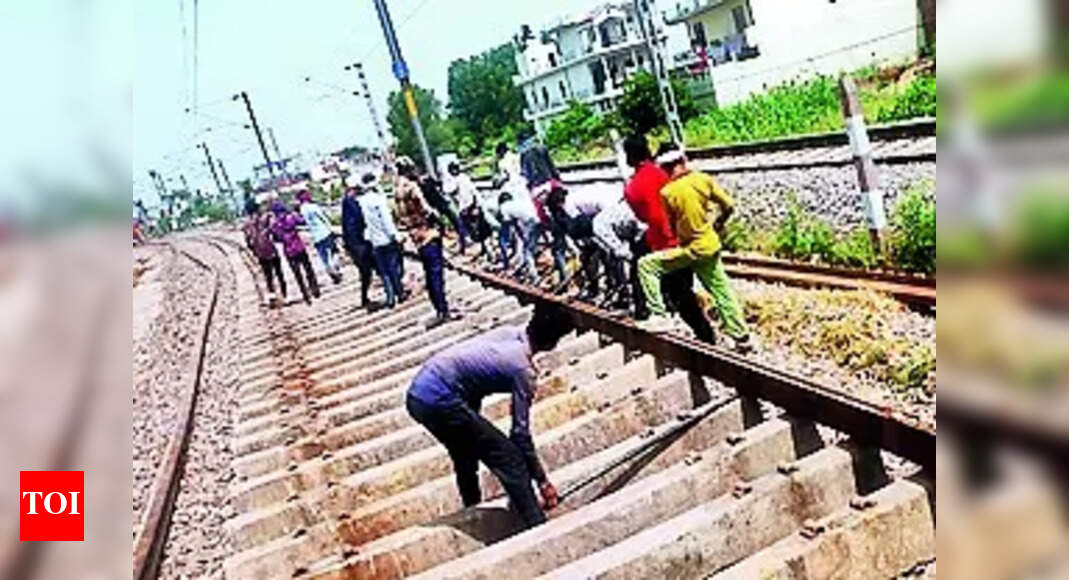 Trains To Run At 100kmph On Utraitia-alamnagar Track | Lucknow News ...