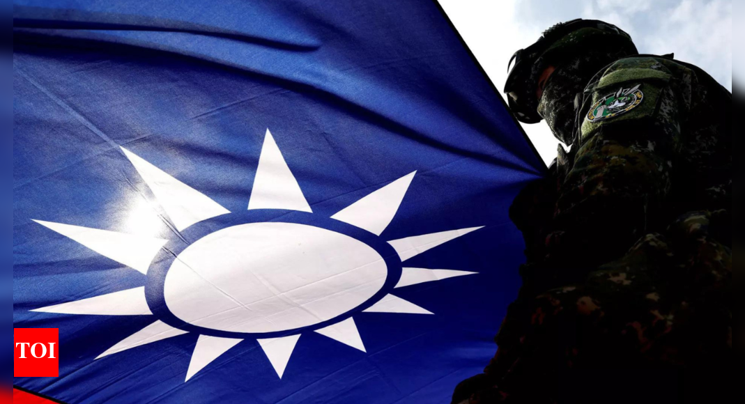 China's air force stages new mass incursion near Taiwan - Times of India