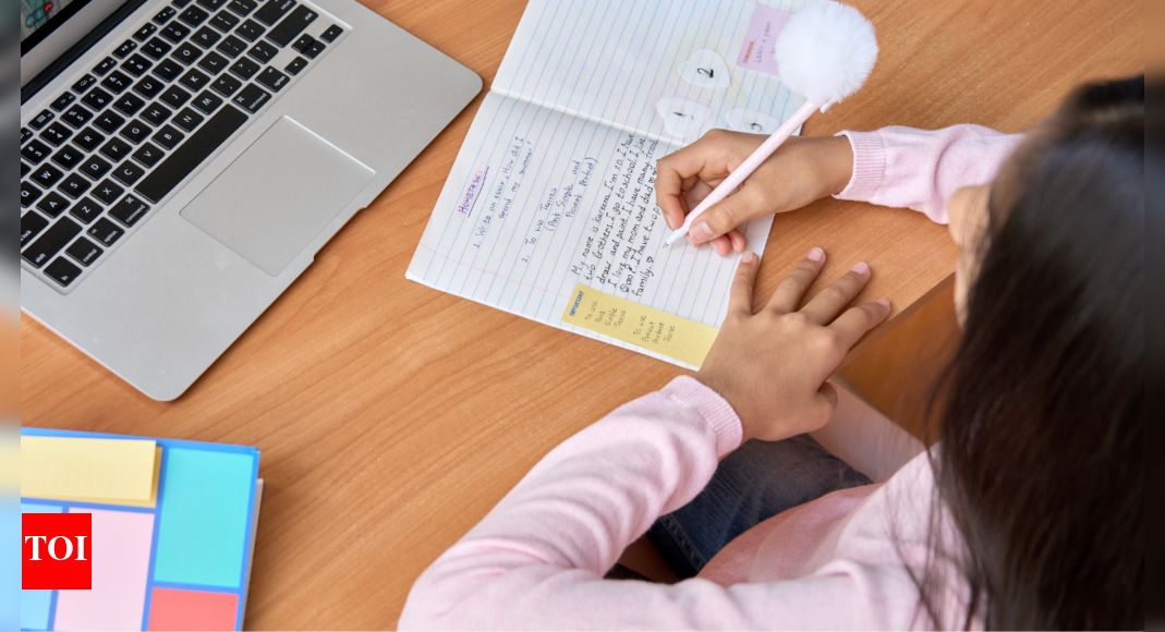 Student uses ChatGPT to do his homework but got caught when he wrote THIS in the copy - Times of ...