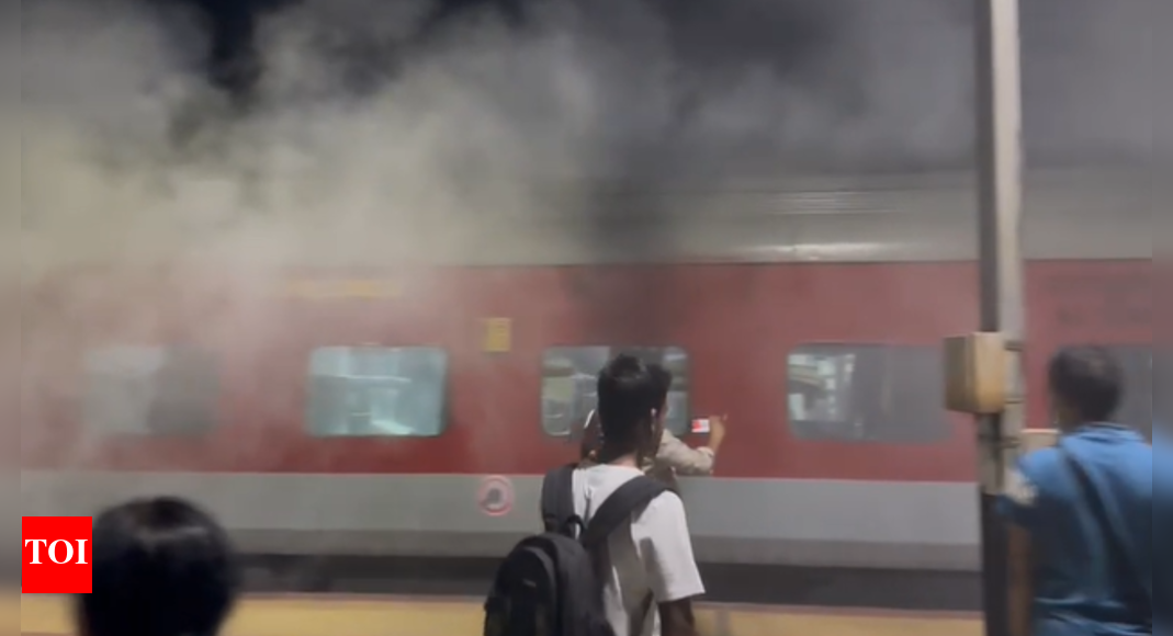 Fire breaks out in AC compartment of Durg-Puri Express in Odisha’s ...