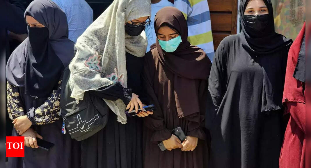 Cloak row at Kashmir school | India News - Times of India Cloak row at Kashmir school | India News - Times of India