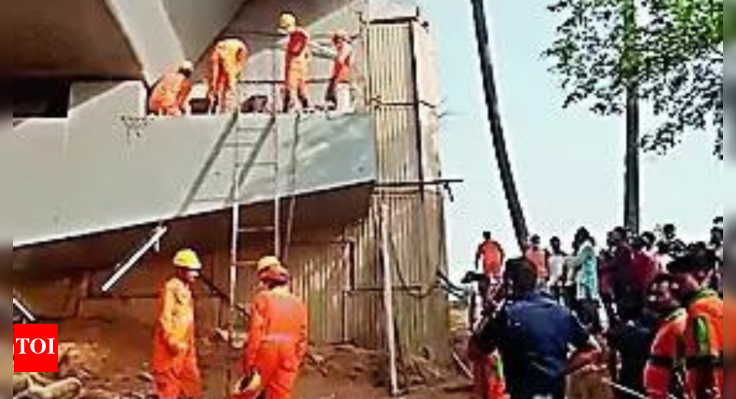 Bihar: Boy trapped in bridge dies on way to Rohtas hospital | Patna ...