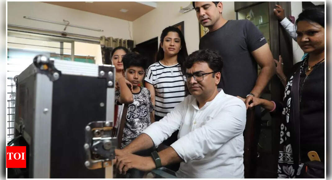 ‘Var Padharavo Saavdhan’: Check out this exclusive BTS click from Vipul Sharma’s directorial ...