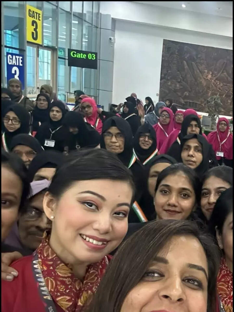 Hajj flight from Kerala: FLYing high from Kerala to Jeddah all-WOMAN Haj flight | Times of India