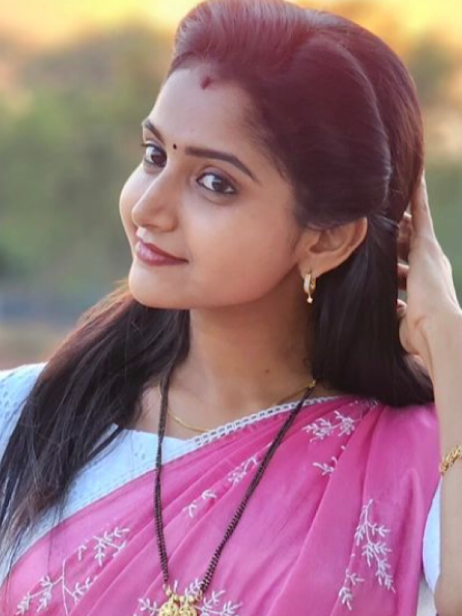 Deepika Rangaraju looks drop dead gorgeous in her trendy sarees | Times ...