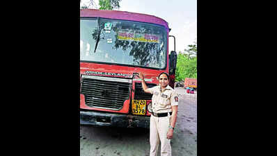 Nashik: Madhavi Salve Is First Woman To Drive Msrtc Bus On The Roads Of ...