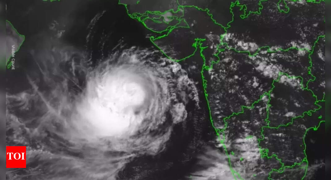 Cyclone in Gujarat: Six districts of Saurashtra-Kutch on high alert due ...