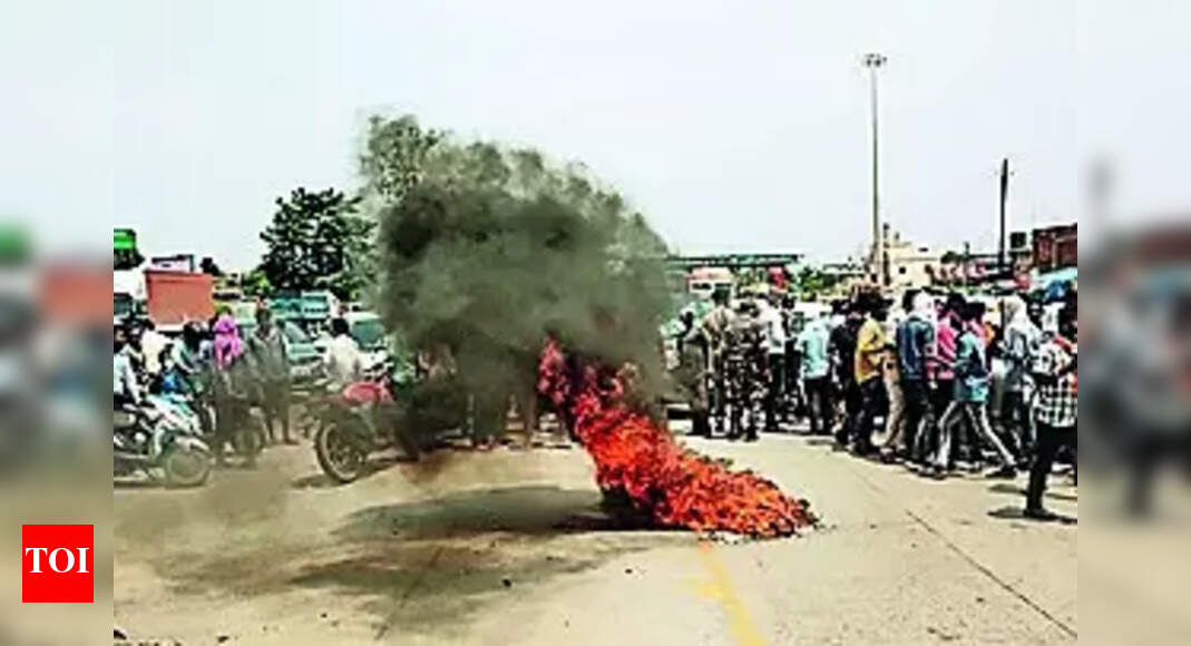 Statewide Students’ Bandh: Roads Blocked In Rural Areas On Last Day ...