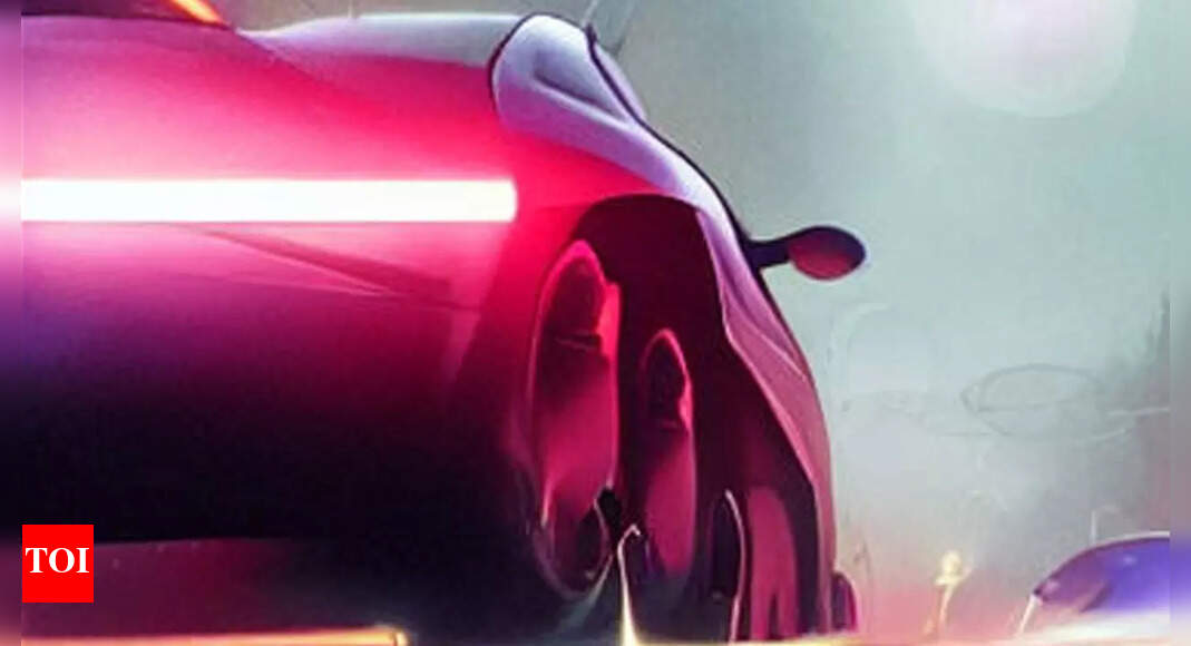 Car Hits Lamp Post; 1 Dead, 11 Injured | Chennai News - Times of India