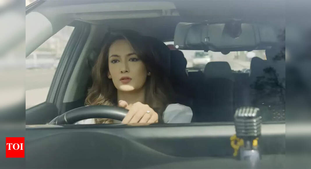 Parastree Movie Review: Watch this twisted crime of passion at your own ...