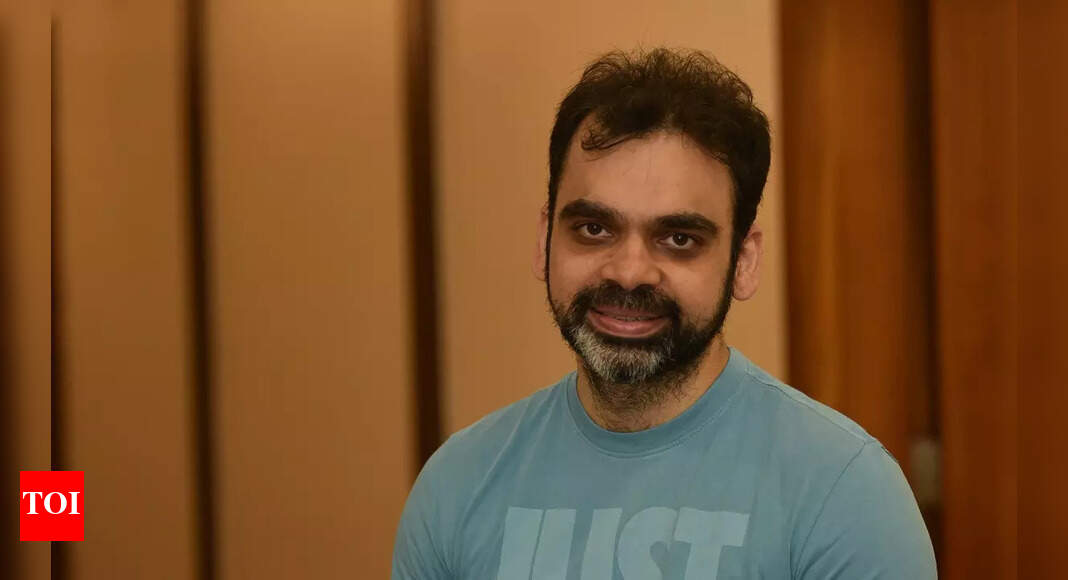 Rahul Deshpande lodges complaint against online scam in his name ...