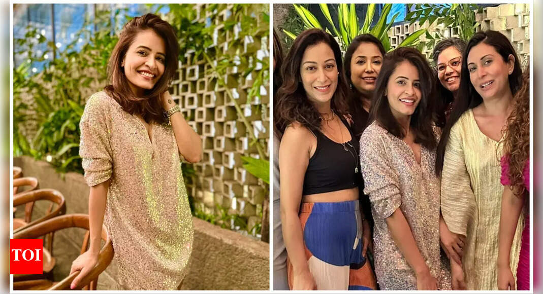 Perneet Chauhan celebrates her birthday with friends Chandana Sharma ...