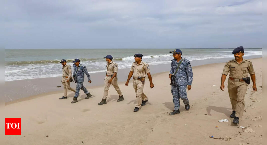 Cyclone in Gujarat: Ahead of Biparjoy, 3 dead as high winds, rain hit ...
