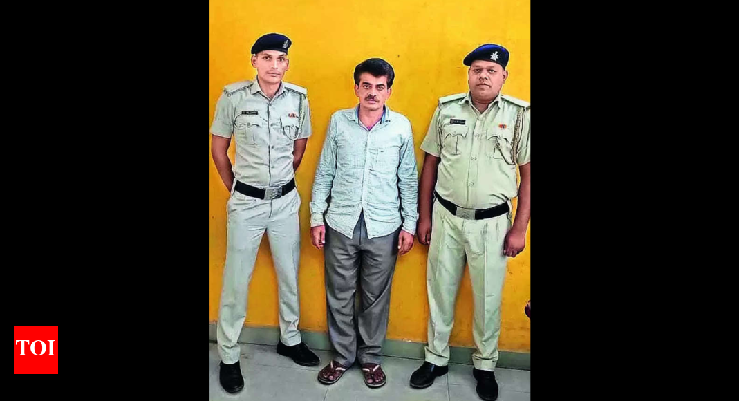 Surat News Businessman Kills Wife Chops 15 Yr Old Daughter In Nagar