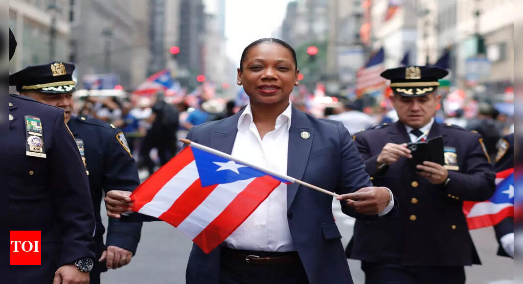 First woman to serve as NYC top cop quits suddenly - Times of India