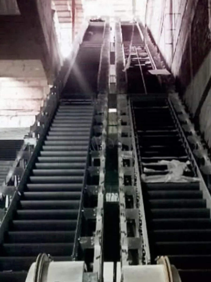 India's tallest escalator in Mumbai airport terminal 2 metro | Times of ...
