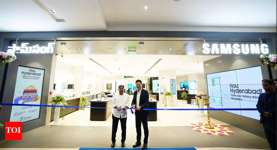 Samsung opens its largest premium Experience Store in Telangana ...