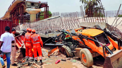 Delhi Accident News: Dwarka Expressway section falls, kills JCB driver ...